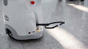 Robot starts work at Shenzhen security - PASSENGER SELF SERVICE